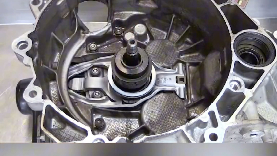 双离合变速箱总成安装拆卸过程