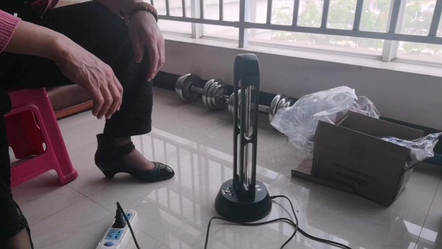 拆箱犬瘟细小消毒液紫外线消毒灯,让家里空气净化,杀菌效果如何呢