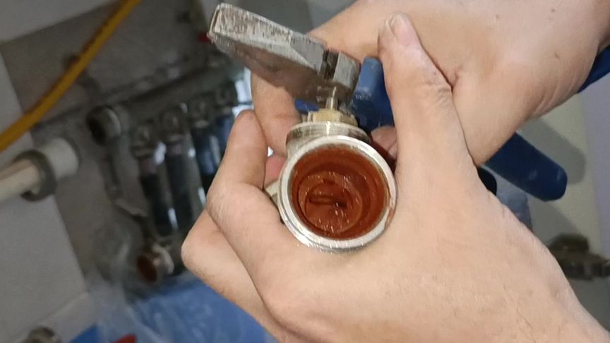 如果你家暖气有这样的阀门,换了它,可以提高三度不是梦