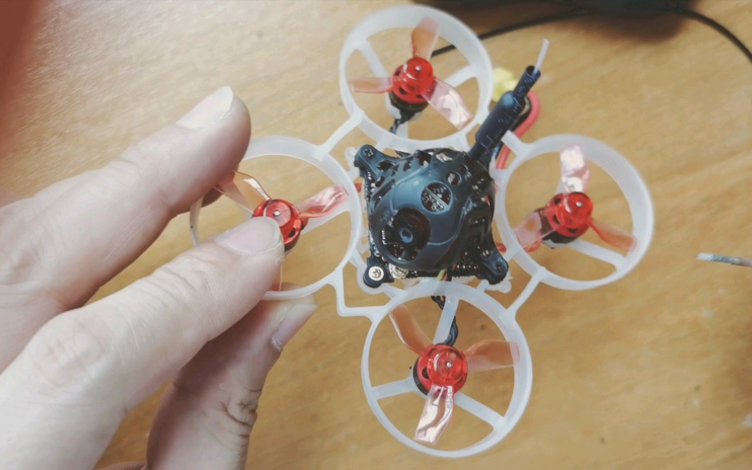【FPV】Mobula 6 图传天线小改方案,供大家参考交流,所需配件链接在...