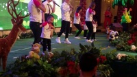 我和红果果绿泡泡同台表演。