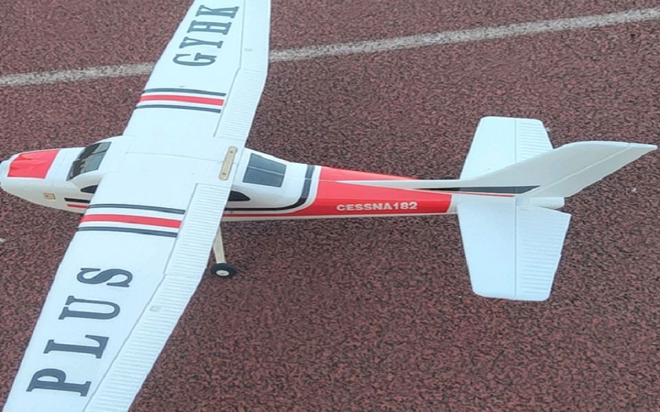 塞斯纳plus首飞炸机