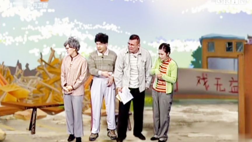 学校校长和老师为了让破旧的教学楼重建,把整栋教学楼搞倒了