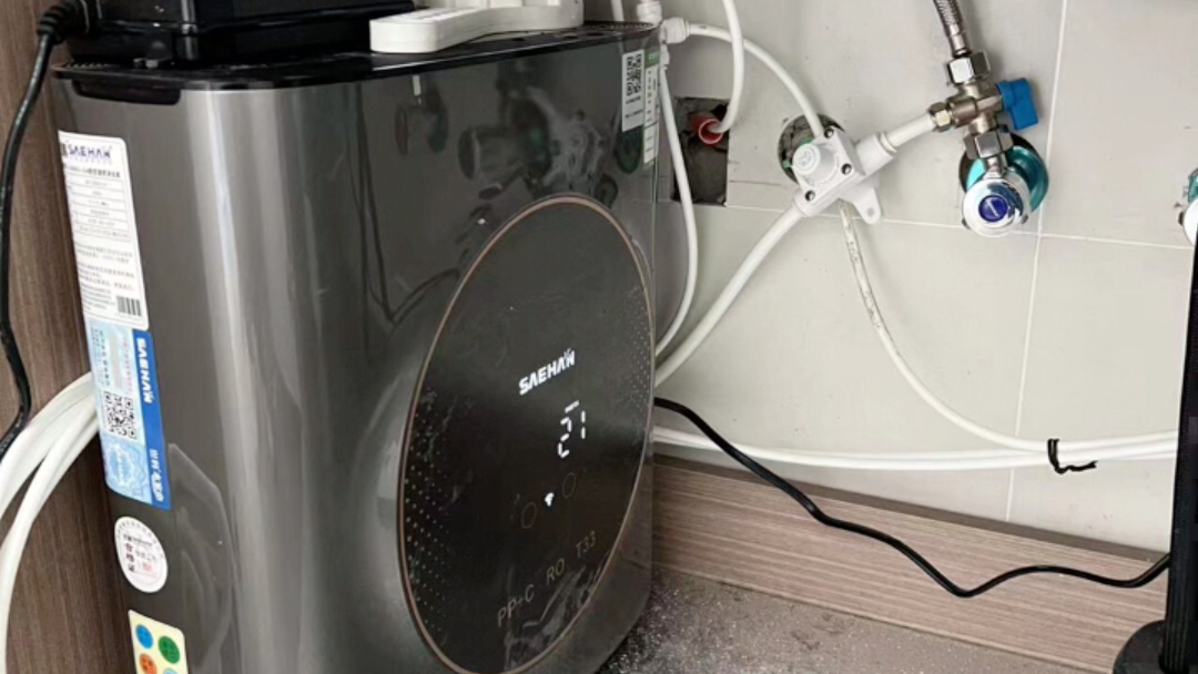 ...没有反渗透膜出来的水就不能直饮,反渗透膜是一种模拟生物半透膜...