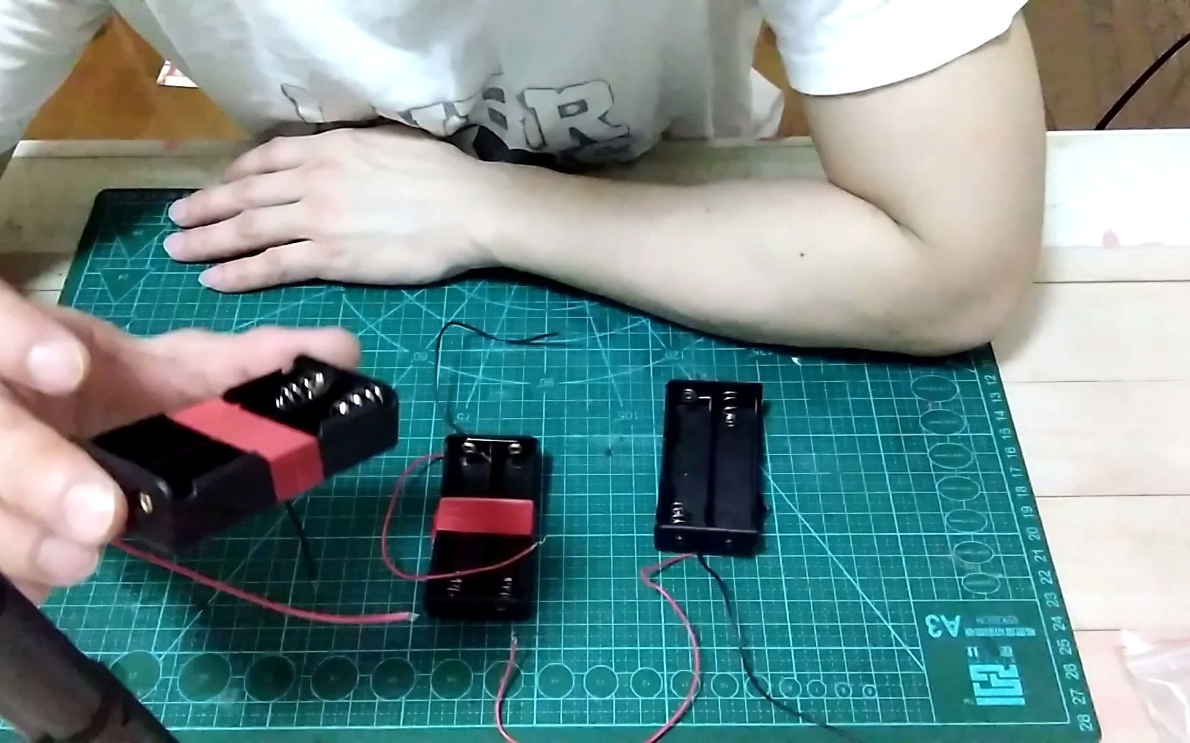 喜欢DIY的小伙伴,如果买到这种电池盒,一定要小心!