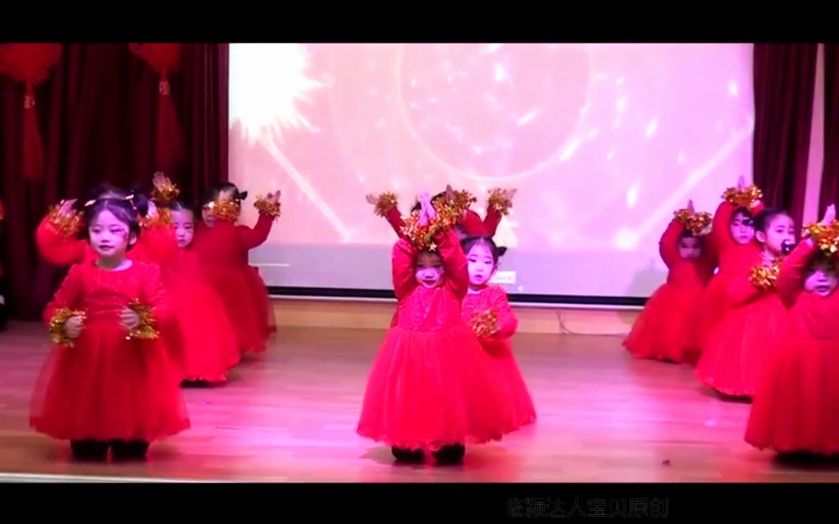 幼儿园小班舞蹈《新年大吉》,祝大家新年快乐,万事如意