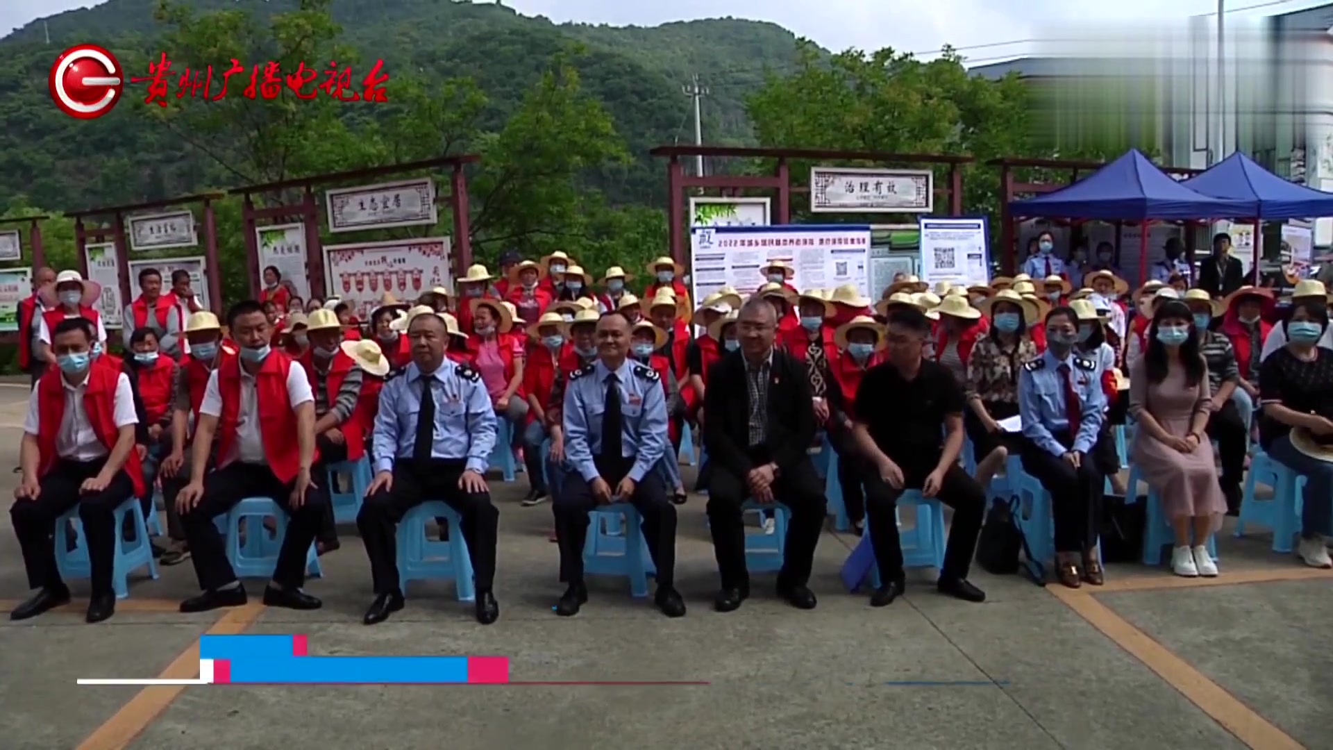 把便民服务送到每位村民手中:税务知识进乡村,便民服务暖人心