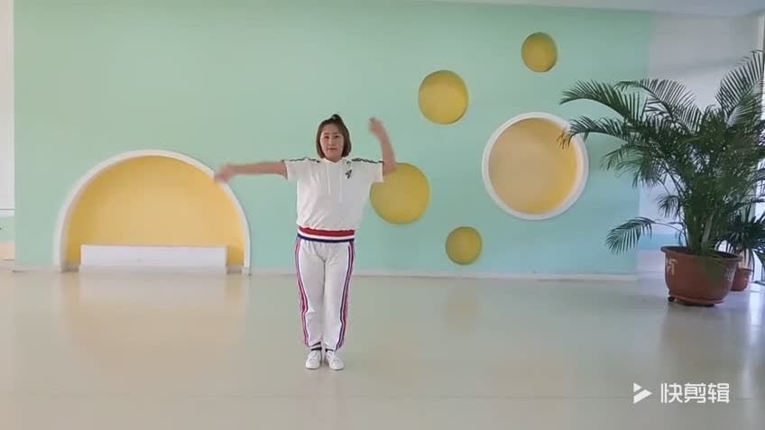 幼儿园优秀韵律操《彩虹的微笑》