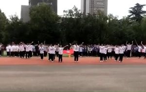 (运动会开幕式舞蹈)大家一起喜羊羊