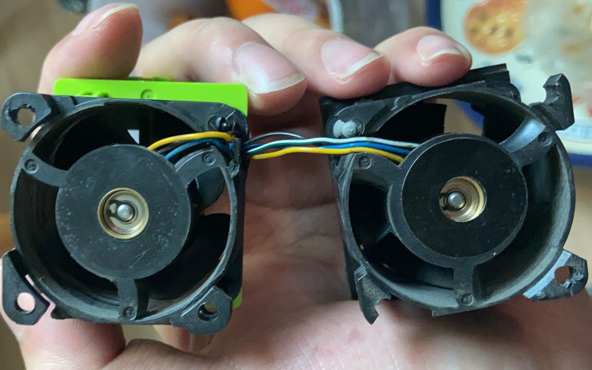 [窝点科技]如何驯服半个的服务器风扇?