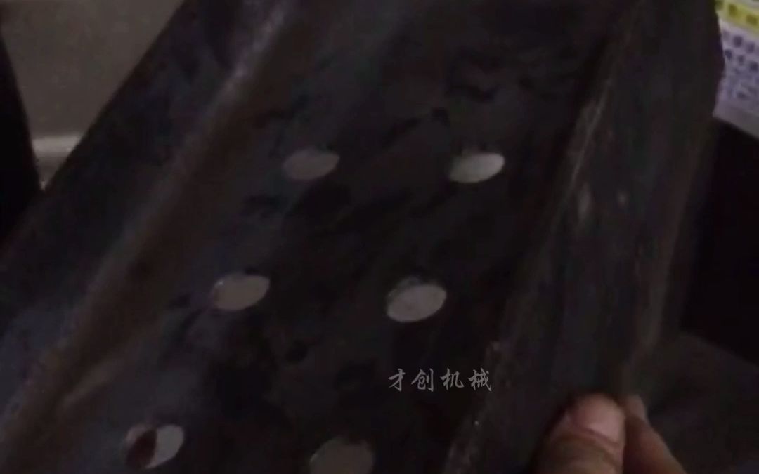 工字钢冲孔设备,一次冲两个圆眼