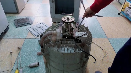 全自动波轮洗衣机原理结构和拆卸过程