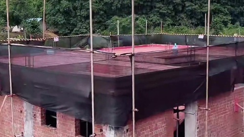 顶模和圈梁模板全部完善大伯打电话说今天工地上什么事情都不能做