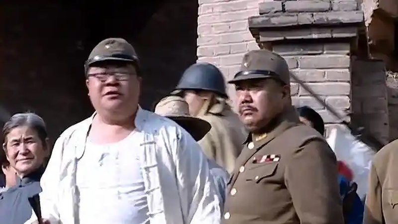 小兵张嘎:鬼子进村不当人,奶奶死在鬼子枪下,嘎子为奶奶报仇
