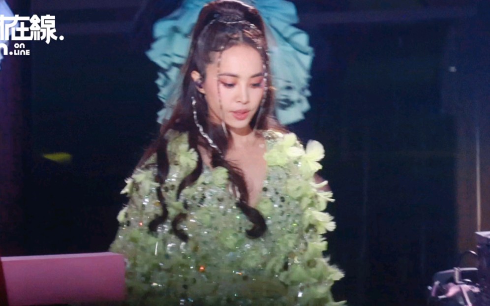 蔡依林湖南卫视跨年晚会《大丈夫+怪美的》饭拍!
