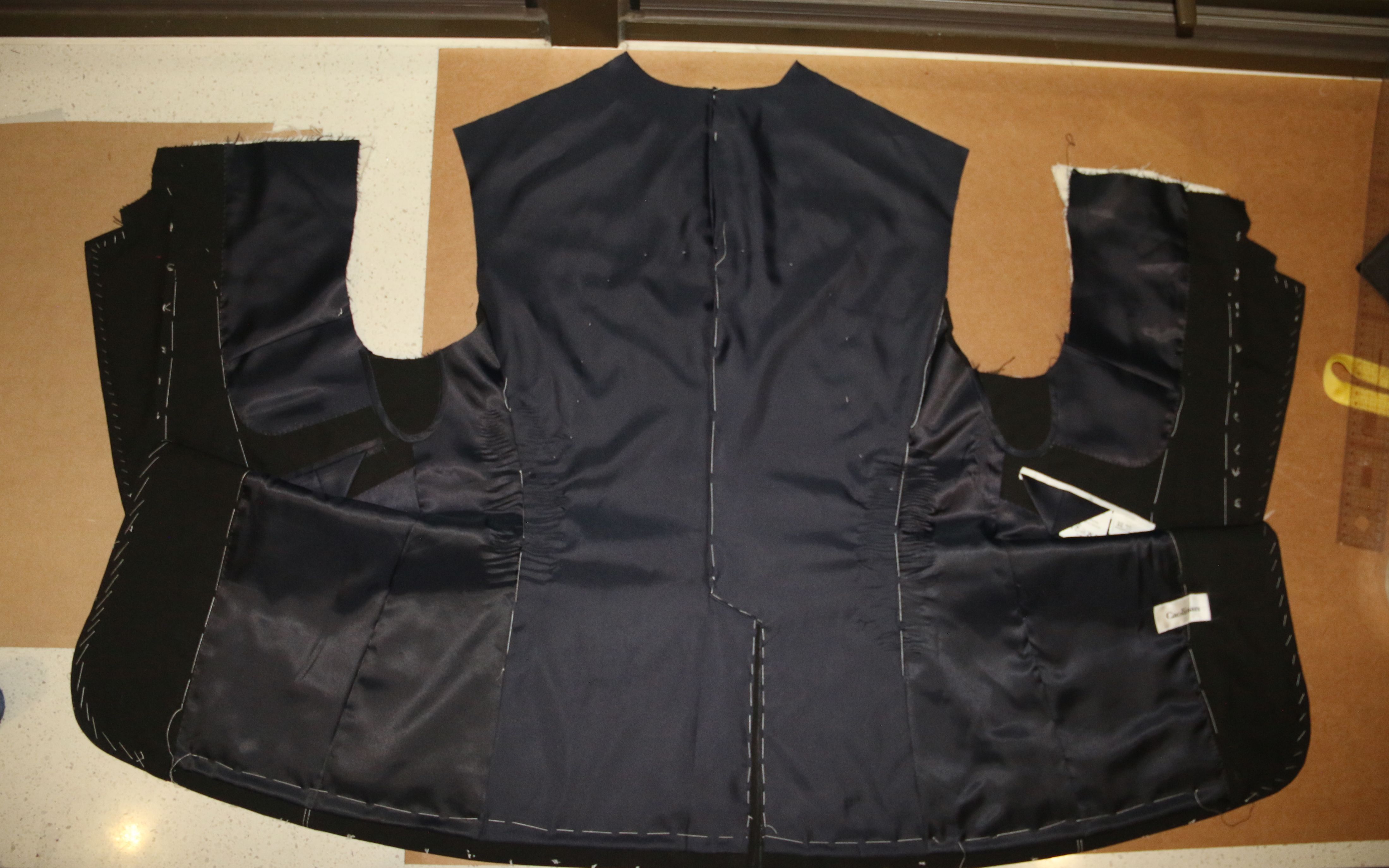 裁缝小伙日常 手工西服是如何制作的 全麻衬西服后片的缝制