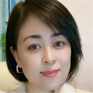 李四小姐 