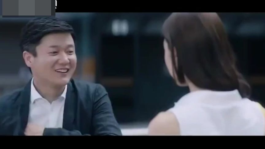 未命名男子问女神要二维码联系方式,女神:你骚还是我骚?