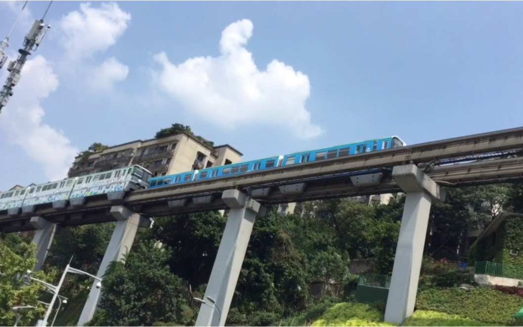 【重庆轻轨】轨道交通2号线李子坝站网红的“穿楼列车”到底是什么...