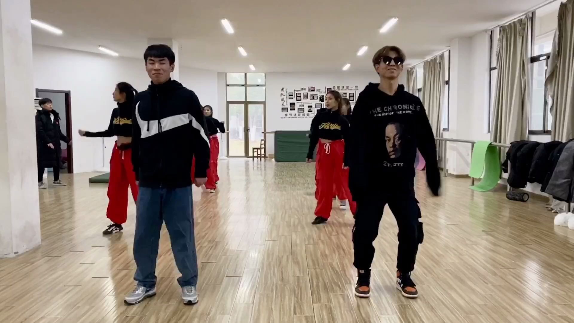 【安徽审计职业学院抖肩舞】谁才是舞蹈王者?