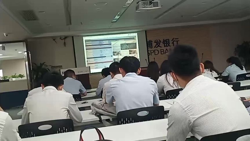 #致努力奋斗的人 浦发信用卡,秒批,当场用卡,不看负债,门槛低