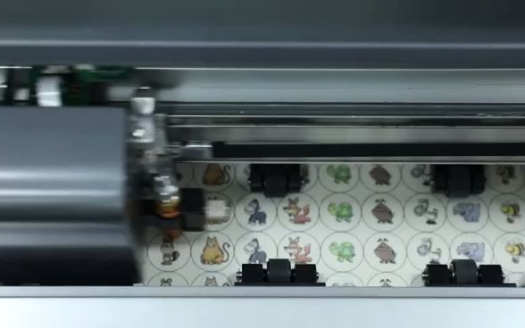 全自动进纸数码模切机skycut标签卡纸切割伺服高速