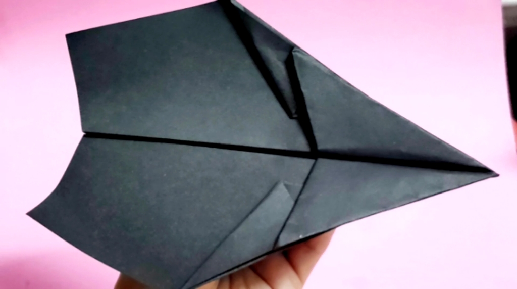 教你用一张A4纸折架回旋飞机,做法简单易学,看完手残党都能学会