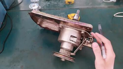 揭秘波轮洗衣机离合器:3大类型全解析,选对省电又耐用!