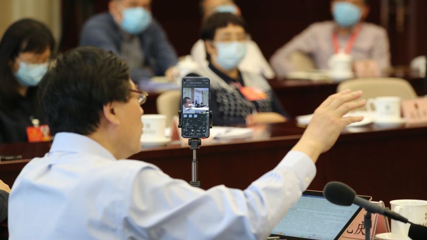 两会会场视频直播成标配?原来是“云”旁听