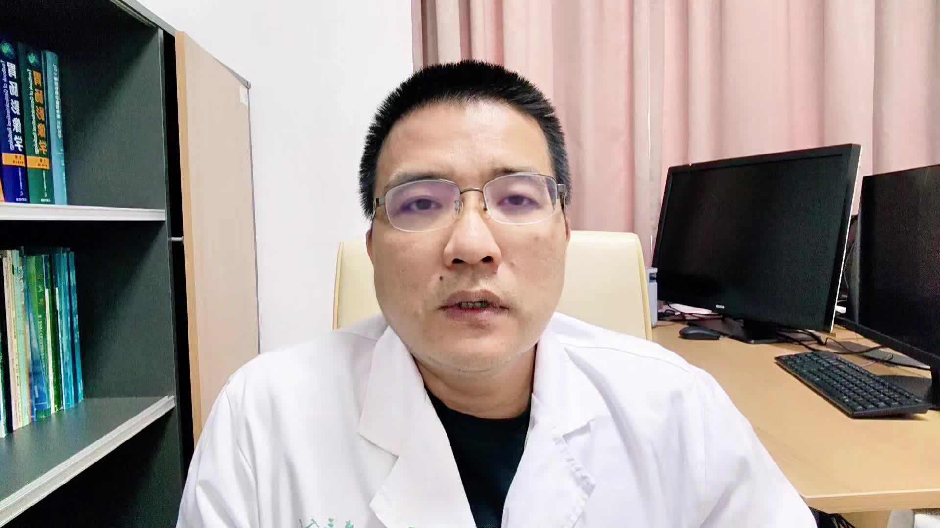 青年人猝死的常见病因是冠心病、病毒性心肌炎等诱发的致死性心律...