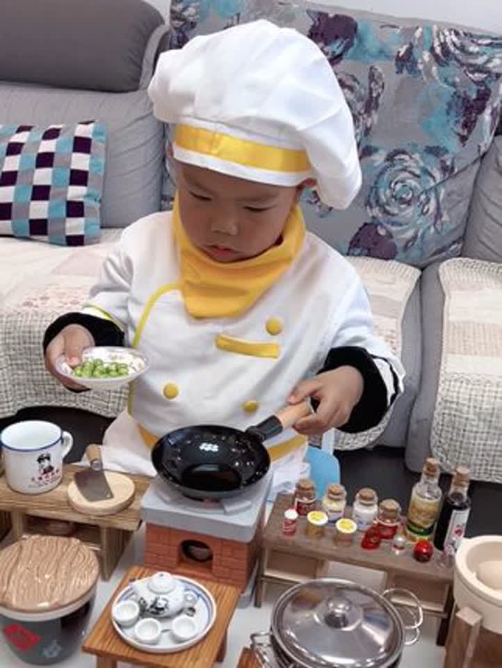 你家孩子吃过自己亲手做的东西吗?来看看这个迷你小厨房,可以玩可以.