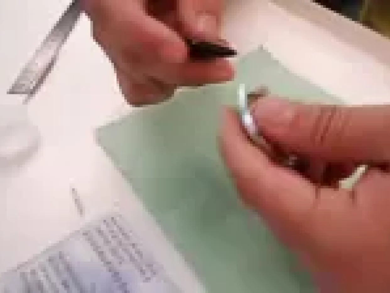 教您如何拆装手表带