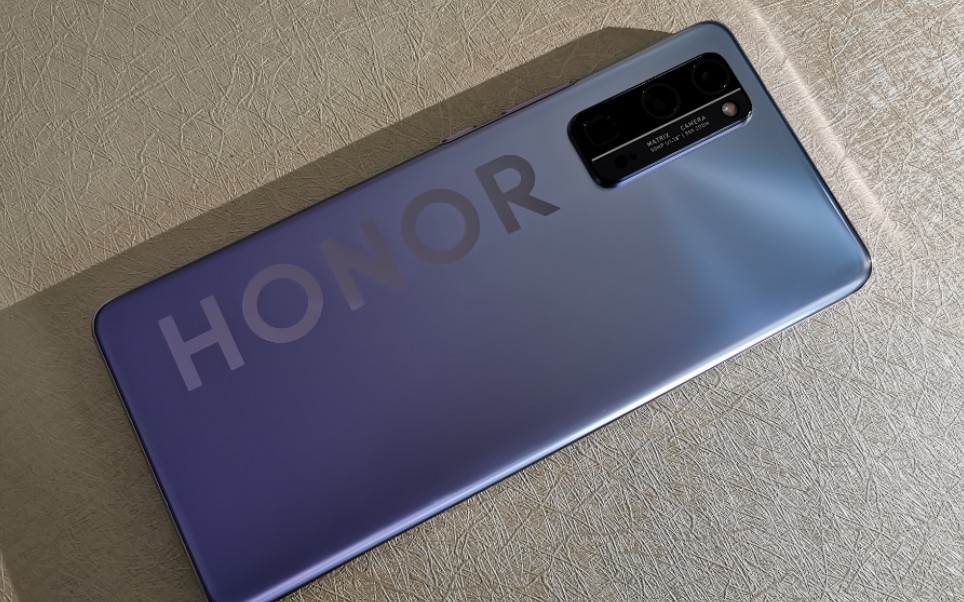 荣耀30Pro+ 双扬声器,有好有坏的一个设计