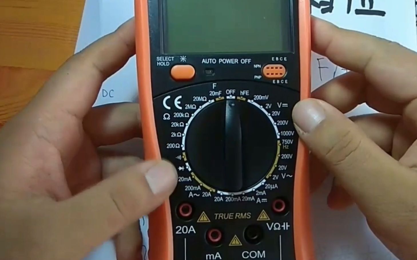 电工知识:想学好电工知识必须精通万用表,890D万用表档位介绍