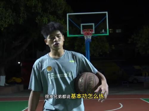 三个动作连续做1分40秒 确实累  看我的表情就知道了