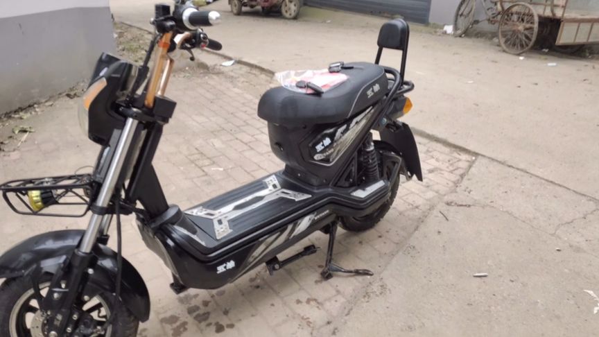 看黑心二手电动车贩子,怎么翻新电动车