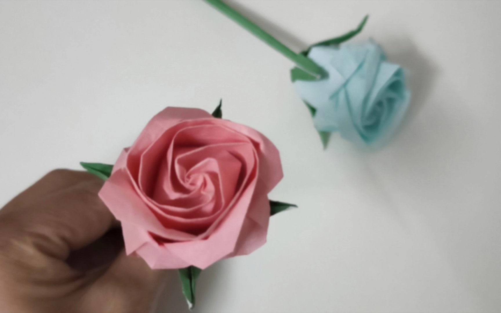 教你折漂亮立体的玫瑰花,只需几张纸多点耐心就完成