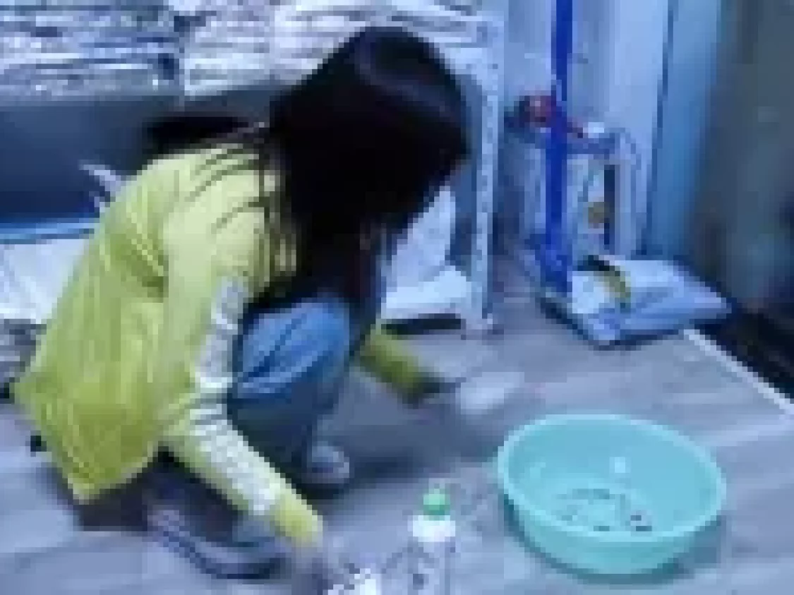 保友洁中空双面玻璃擦使用视频