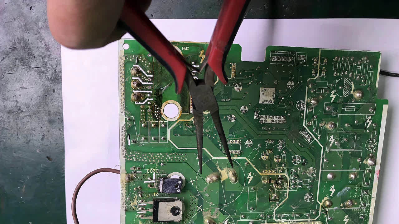 一个超级简单的电容放电神器,维修必备