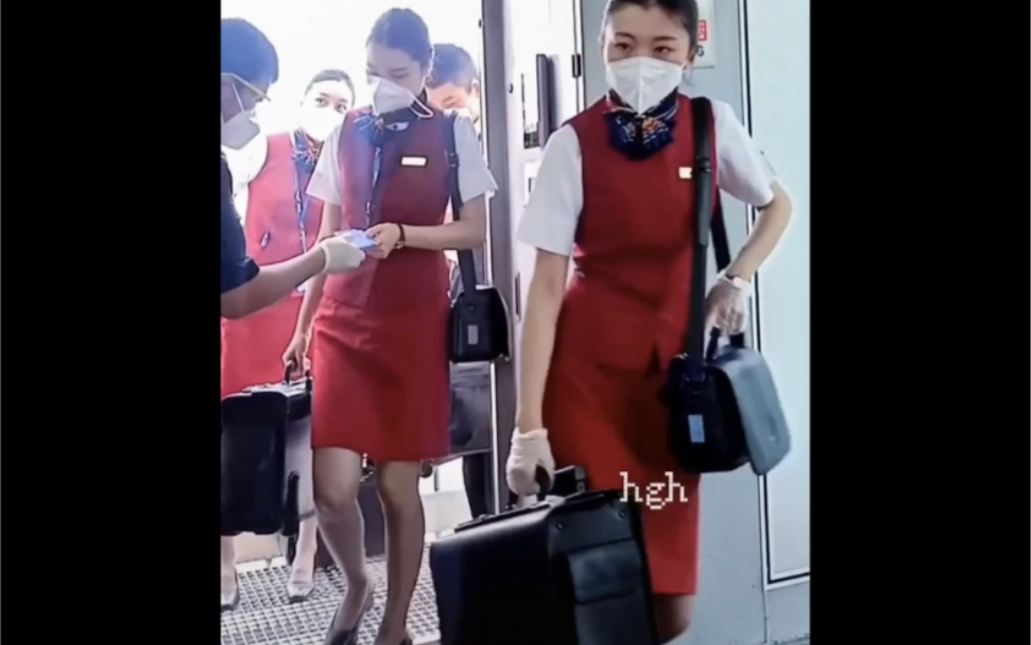 中国国际航空:验证机组人员信息,空姐准备登机工作