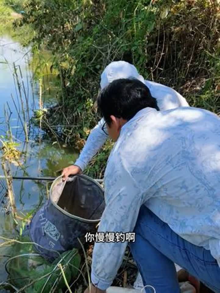 ...那就再来配个小浮标 #钓鱼的乐趣只有钓鱼人懂 #原来钓鱼才是运动...