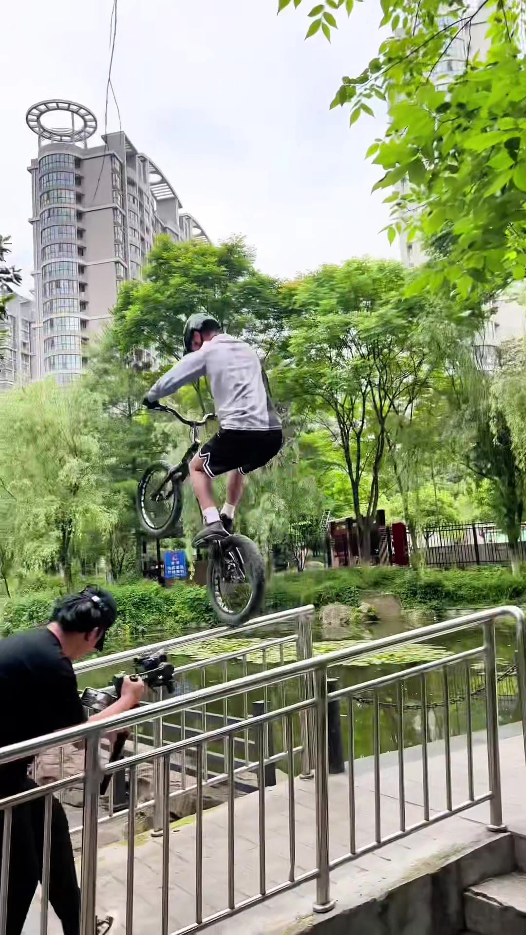 #危险动作请勿模仿 #原创视频 #日常生活 #极限运动