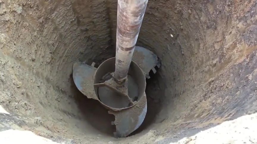 钻井机是如何打井的?