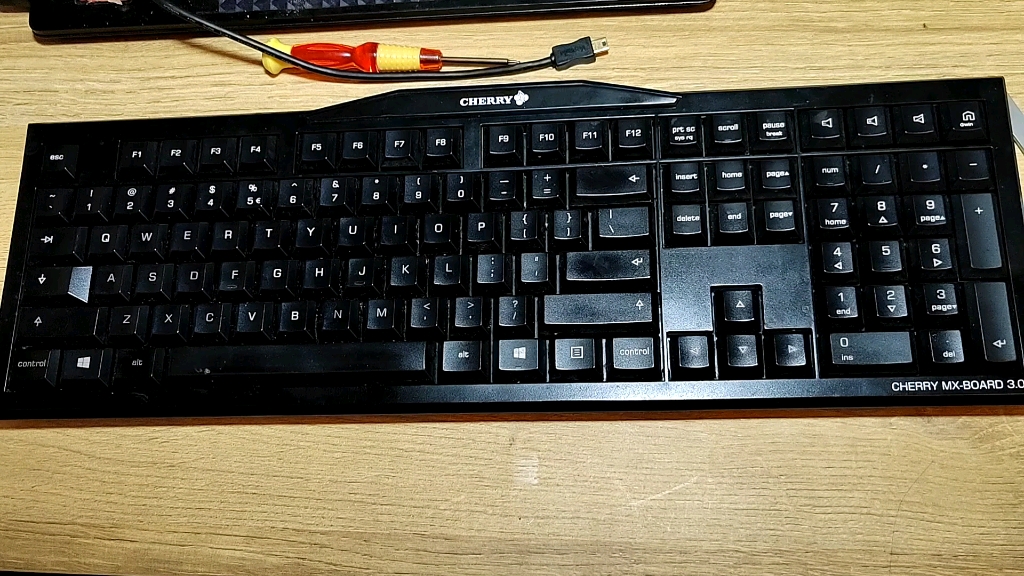樱桃键盘3850换接口,Cherry mx3850换接口。键盘线松动。接触不良。...