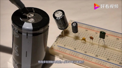 为什么电子电容上会有104的数字,代表什么含义?今天算长见识了