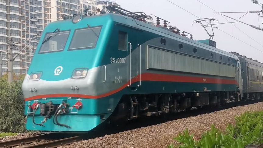 京沪线沪宁段 上海开往大连的T132次列车提前2分钟进苏州站!