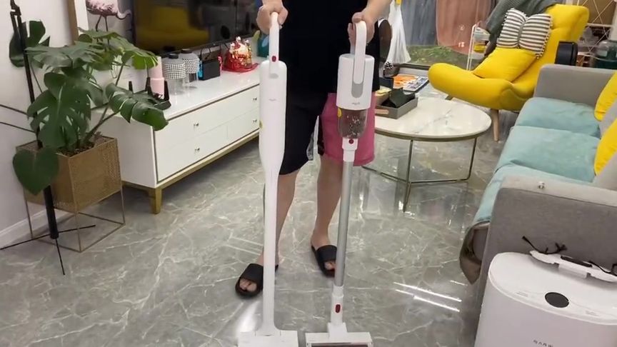 无线吸尘器太好用,小巧不占地方吸力更大,拿到哪吸到哪