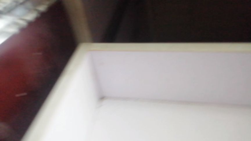 燃气热水器使用明管的安装过程。