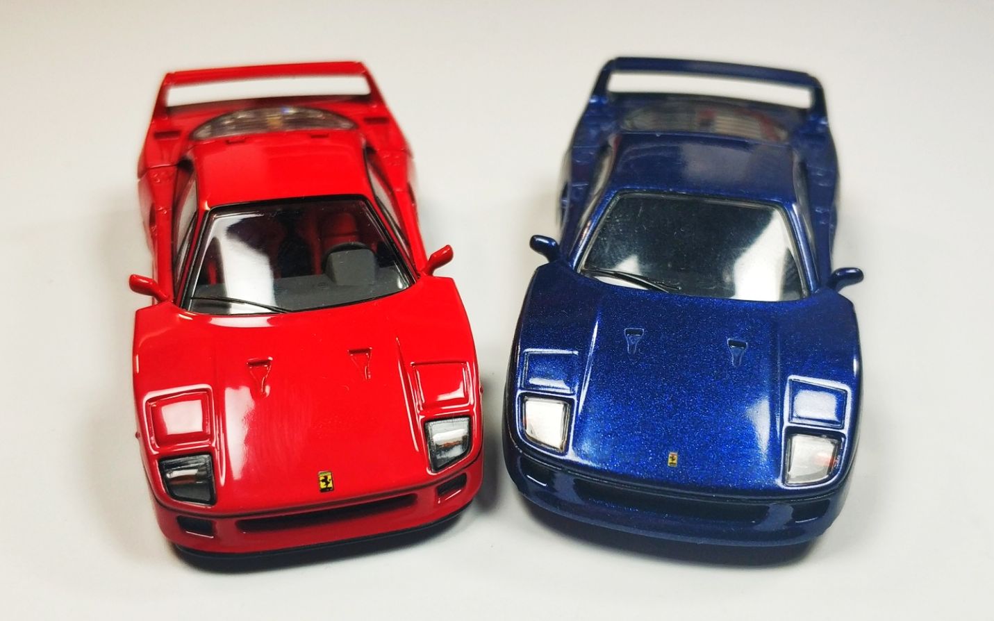 京商大战TLV 法拉利 F40 1:64 小车模型上手对比