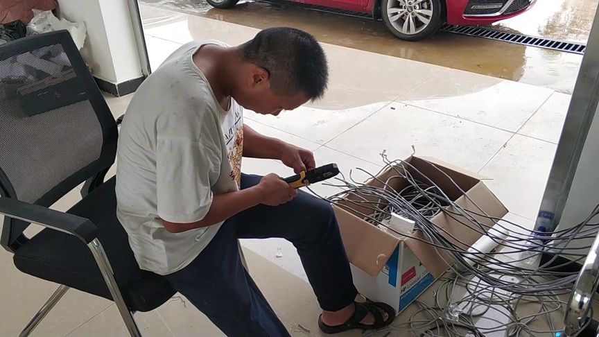 网络布线设计失误导致重复投资,小伙带你走进施工现场看标准布线